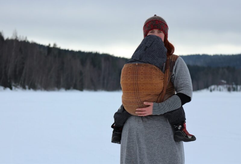 Enigma size 6 (short) (PRE-LOVED) - Weaverbirds